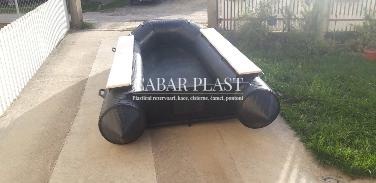 Plastični čamci od PEHD po meri kupca- Čabar Plast